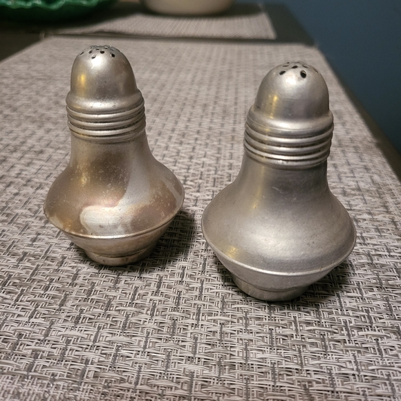 Vintage | Kitchen | Vintage Aluminum Weighted Retro Salt Pepper Shakers ...